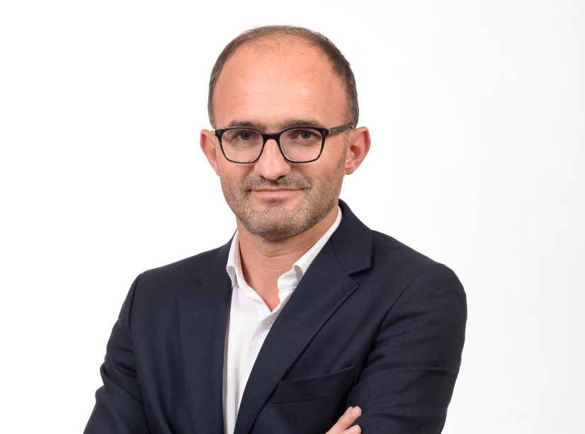 Albanisch-Schweizer Weisskittel-Träger, Botschafter der Integration und ...