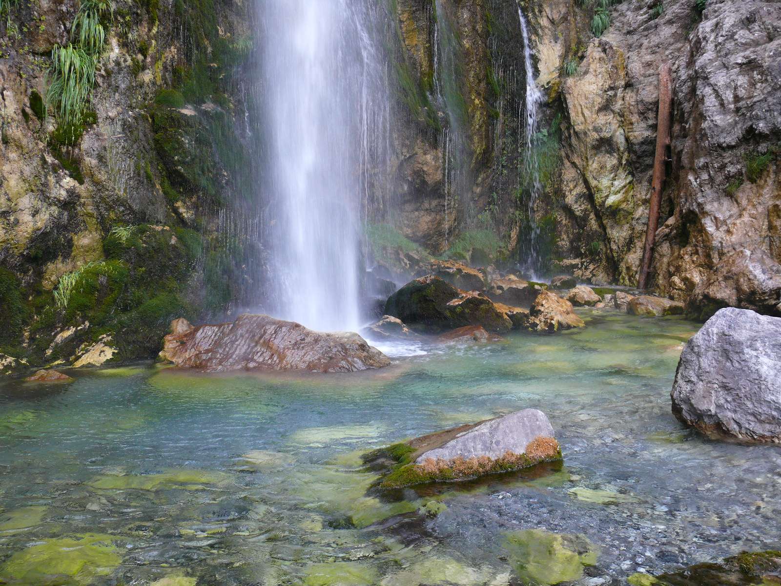 Ujëvara e mahnitshme në Shqipëri - Albinfo