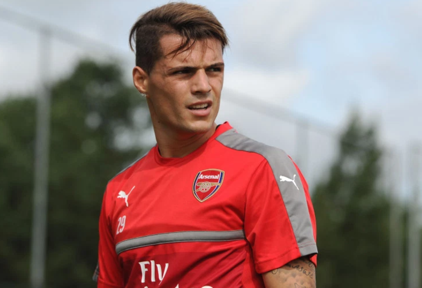 Granit Xhaka ngushëllon Sinan Bytyqin - Albinfo