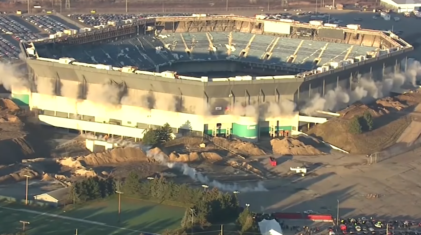 Dështon plani për rrëzimin e stadiumit - Albinfo Dështon plani për rrëzimin e stadiumit - Albinfo