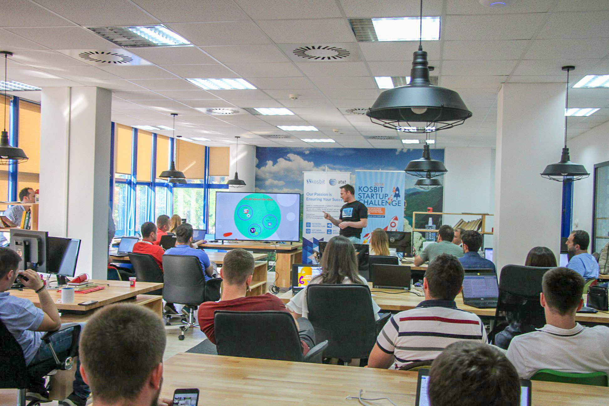 Wie verbindet Kosbit die Welt mit dem Kosovo? - Albinfo