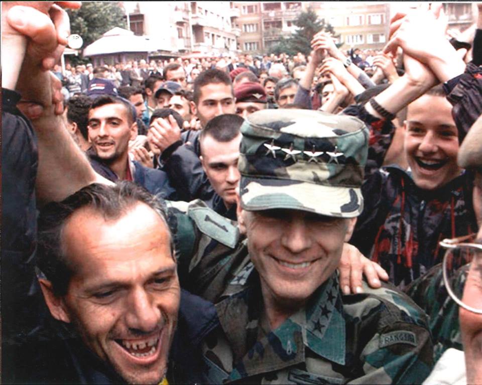Clark zbulon bisedën me Solanën, pasi rusët kishin arritur në Prishtinë ...