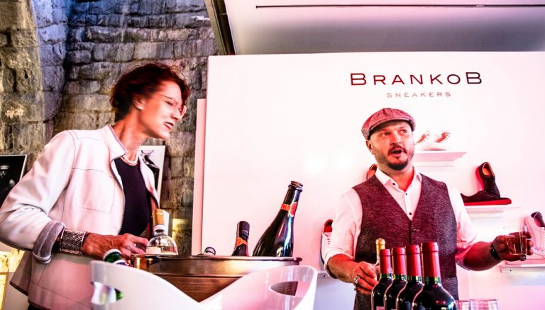 Shpend Salihu sjell një dimension të ri të erosit në fotografinë ...