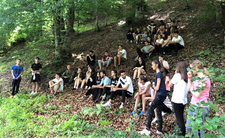 Fëmijët e mërgimtarëve mblidhen në Rugovë të Pejës - Albinfo