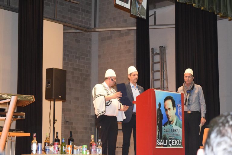 Shoqata humanitare „Salih Çekaj" në Zvicër shtroi 'Darkën e Lamës ...