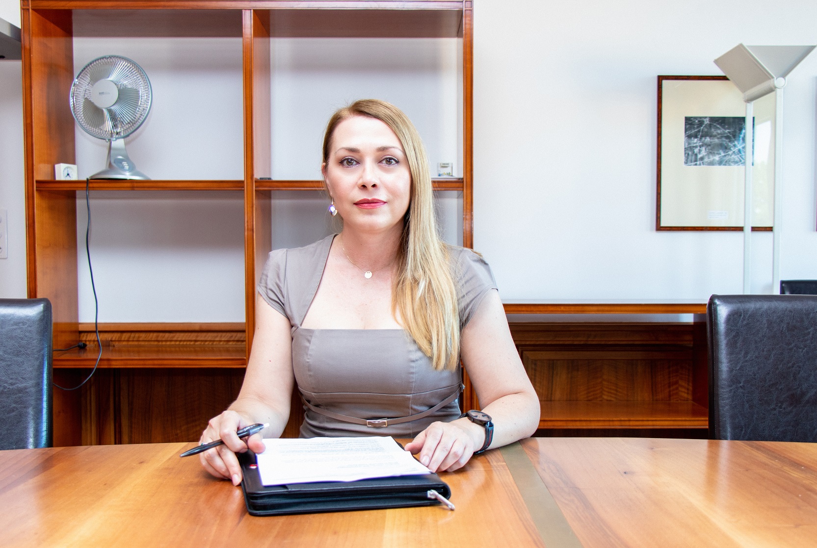 Dr. Fatime Imeri-Berisha drejton disa laboratorë të Covid-19 në Zvicër ...