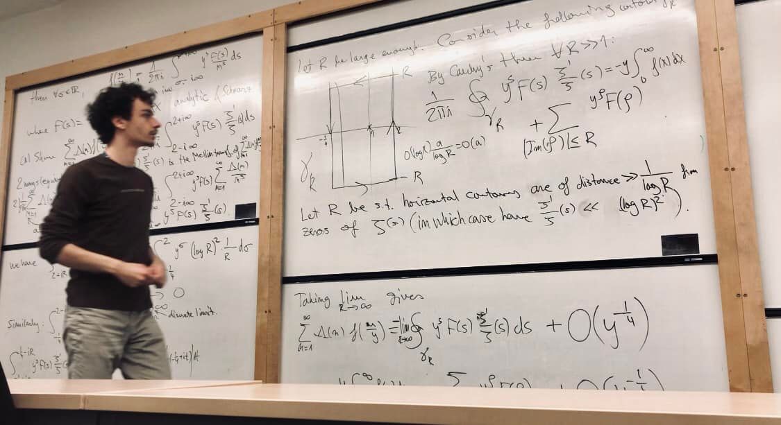 Matematikani nga Prishtina, me dy medalje të arta në Oxford - Albinfo