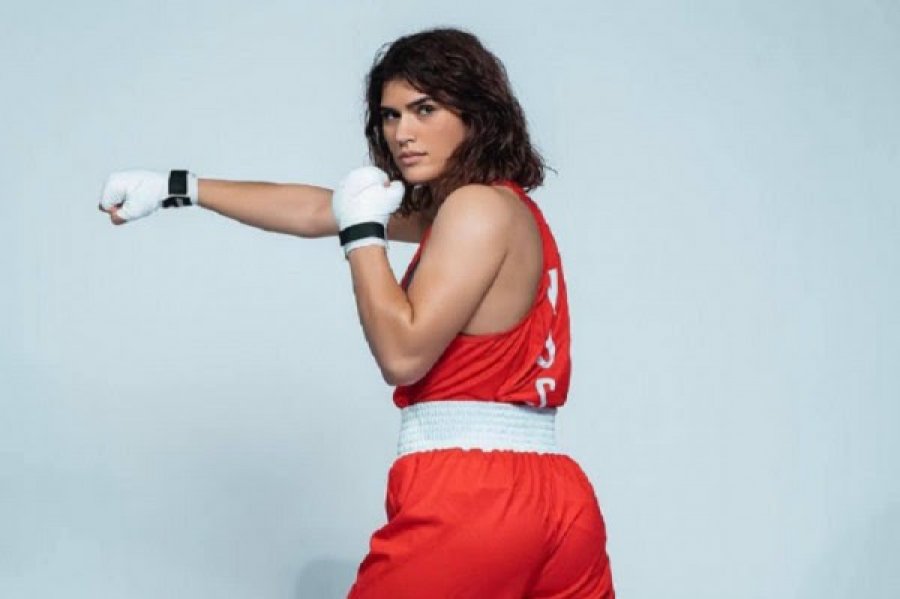 Donjeta Sadiku përfundimisht jashtë Botërorit të Boksit, shkaku i kushtëzimit të simboleve ...