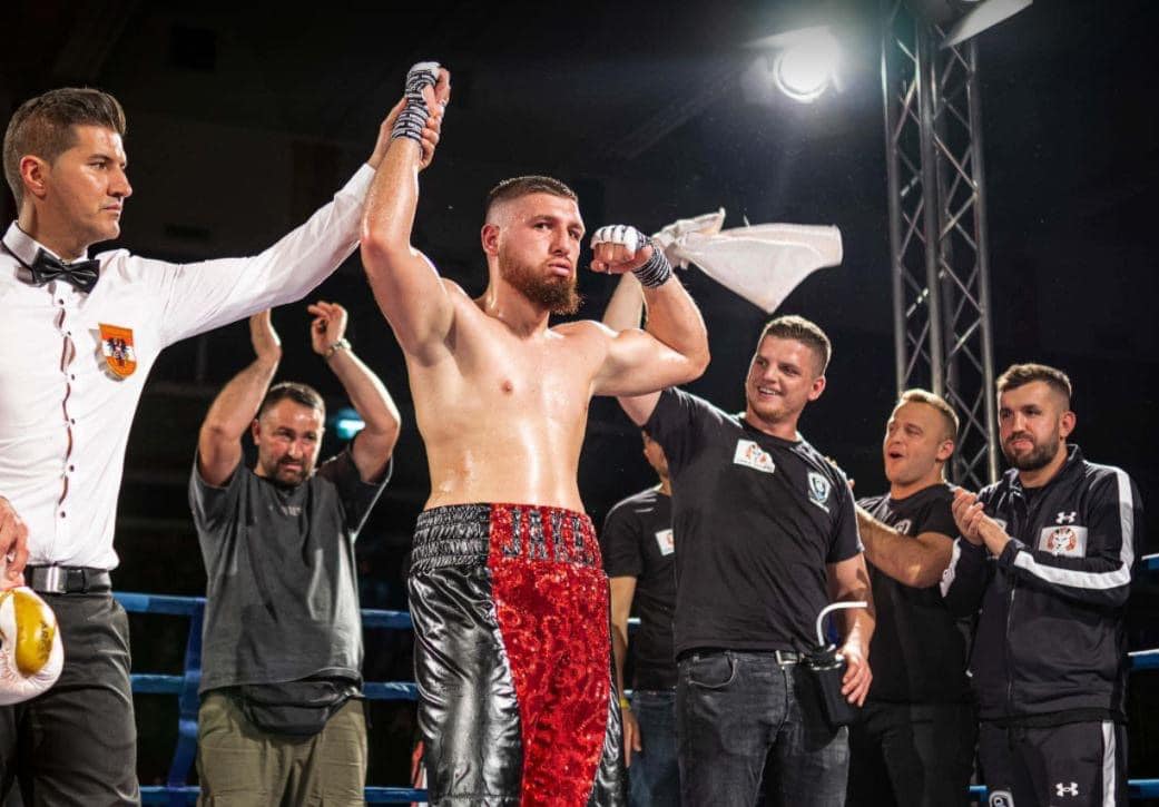 Vjenë: Boksieri shqiptar, Jakaj, mposht serbin Nikoliç - Albinfo