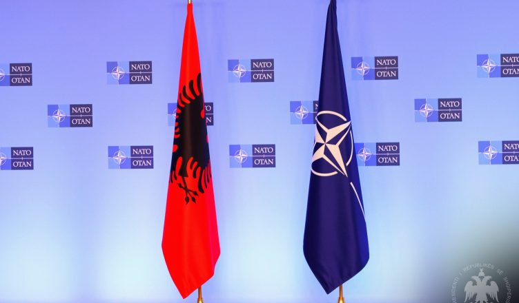 Shqipëria, 14 vjet në NATO - Albinfo