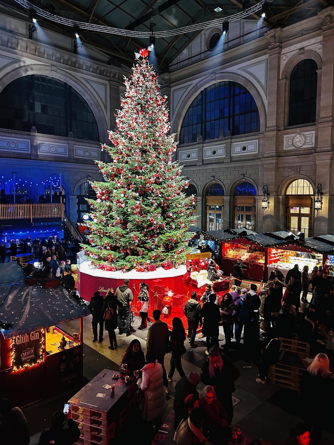 Dhuratat, Santa, menytë e ushqimit, çfarë kuptimi kanë për zviceranët ...