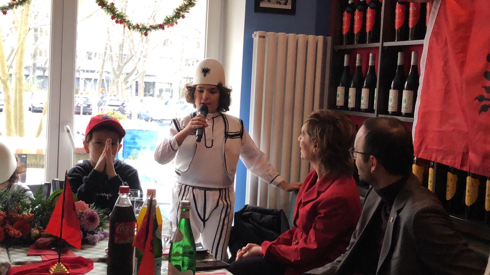 Berlin: Festë nga nxënësit me këngë dhe recitime - Albinfo