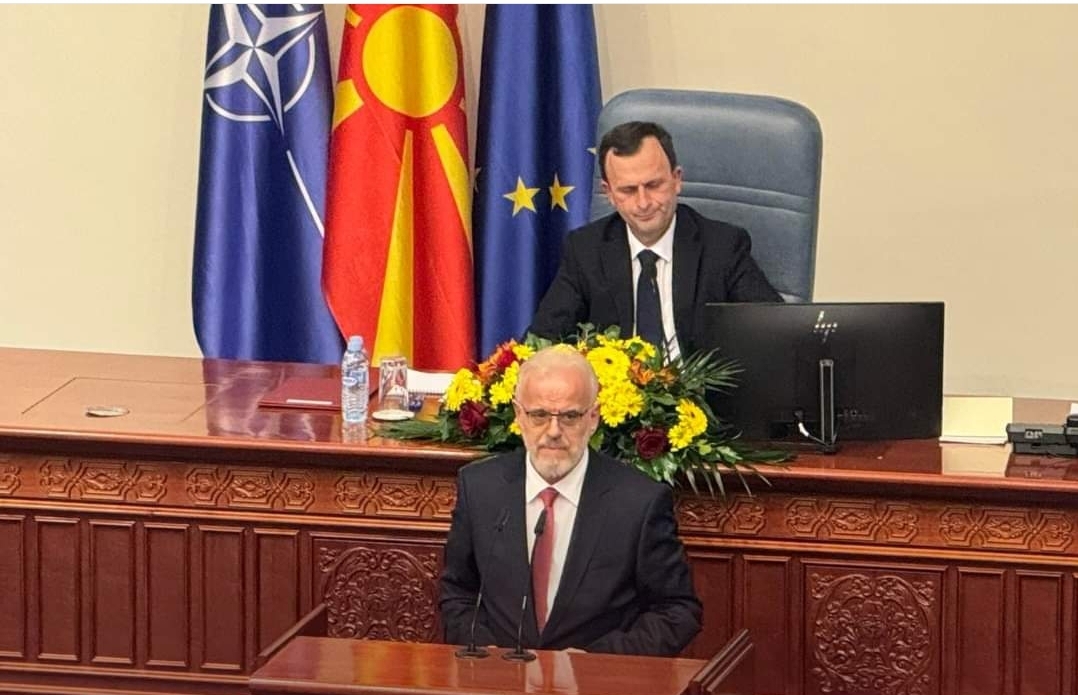 Talat Xhaferi shënon historinë, zgjedhet kryeministri i parë shqiptar ...