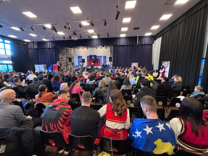 Në Londër festohet 16-vjetori i Pavarësisë së Kosovës - Albinfo Në Londër festohet 16-vjetori i Pavarësisë së Kosovës - Albinfo