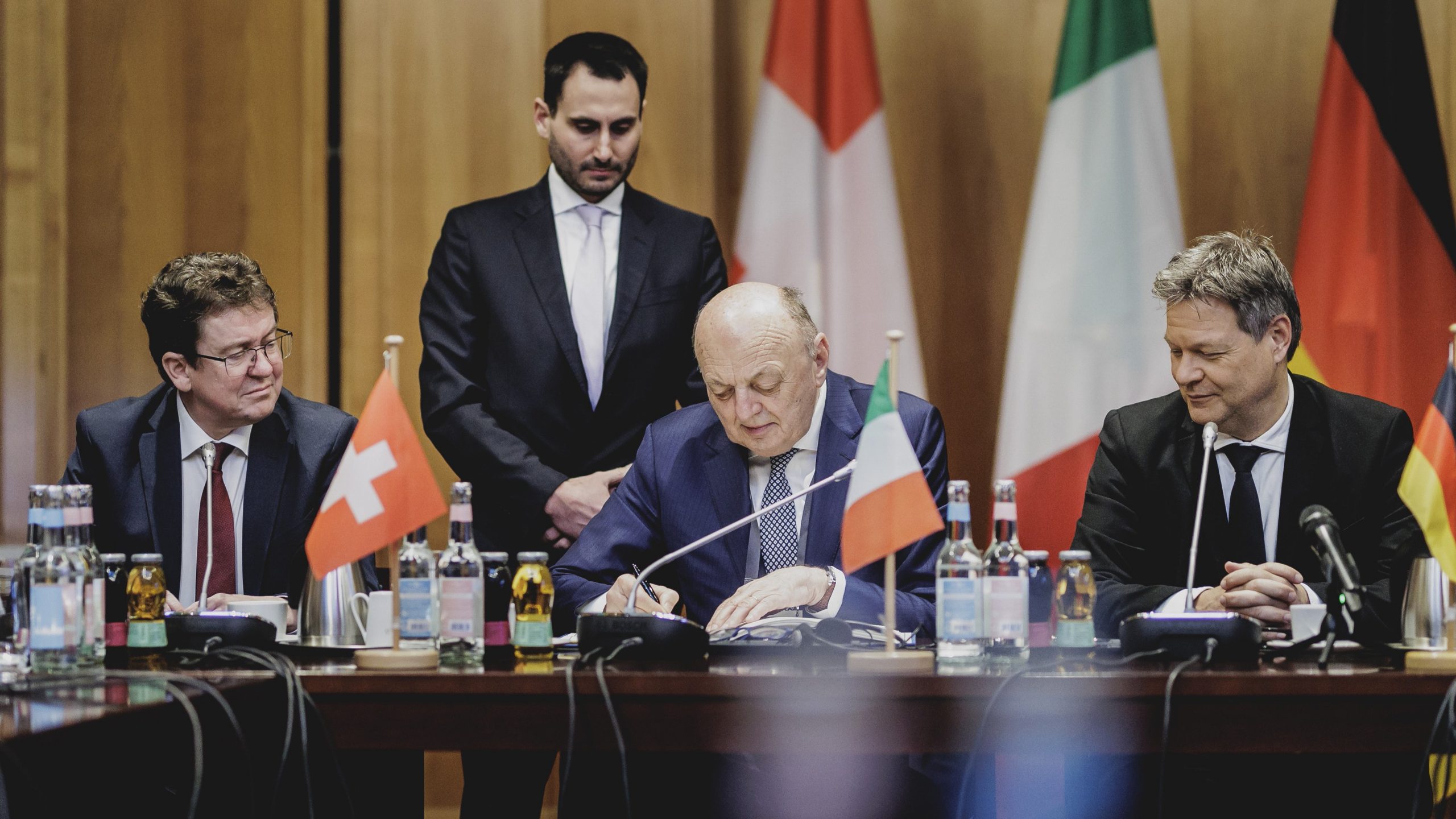 Marrëveshje tripalëshe për bashkëpunim në rast të mungesës së gazit ...