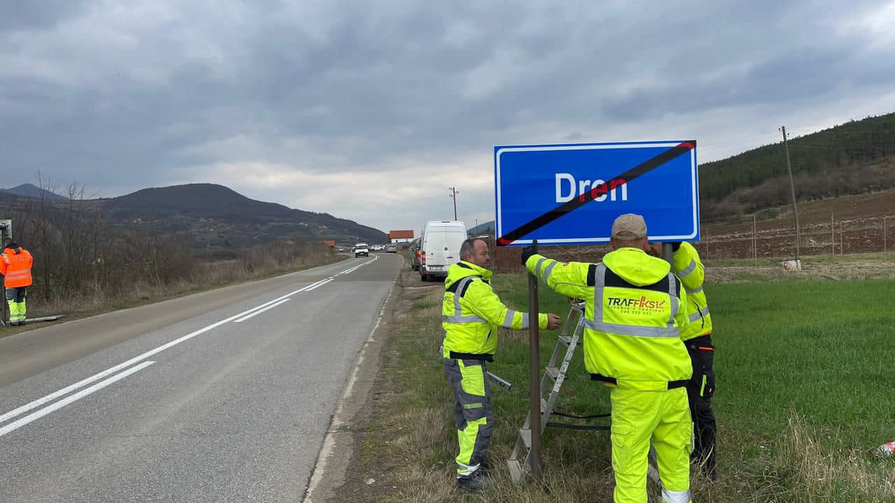 Arrestohet një shtetas serb për ngjyrosje të tabelave rrugore në veri ...