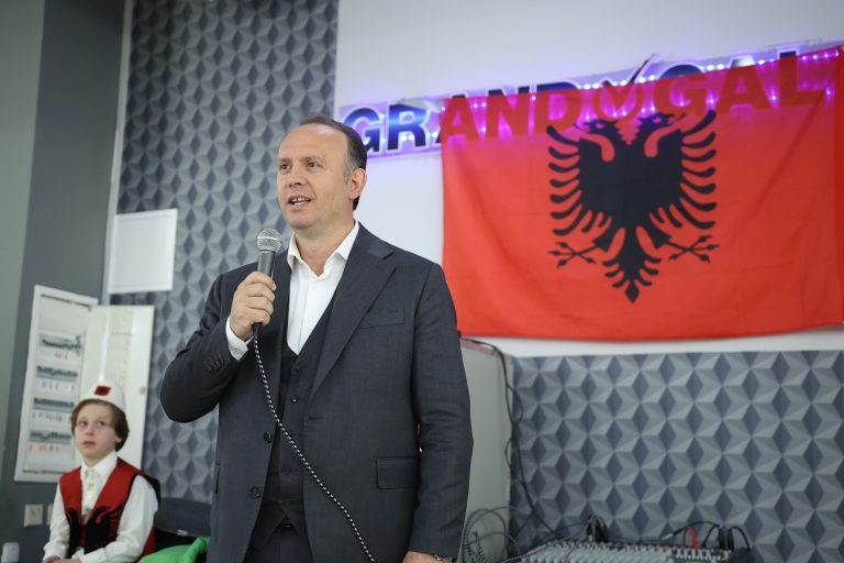 Gashi: Jemi në proces për ta bërë ndryshimin historik në Maqedoninë e ...