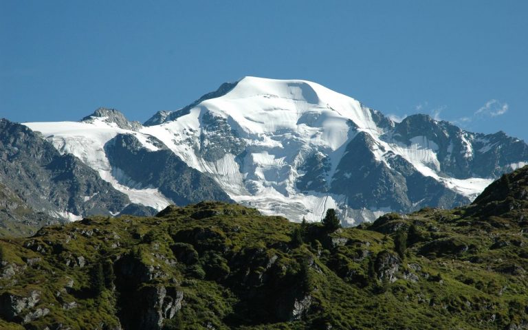 Helikopteri përplaset në malin Petit Combin - Albinfo
