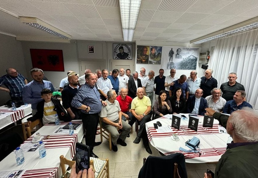 U promovua libri kushtuar heroit Sali Çekaj - Albinfo