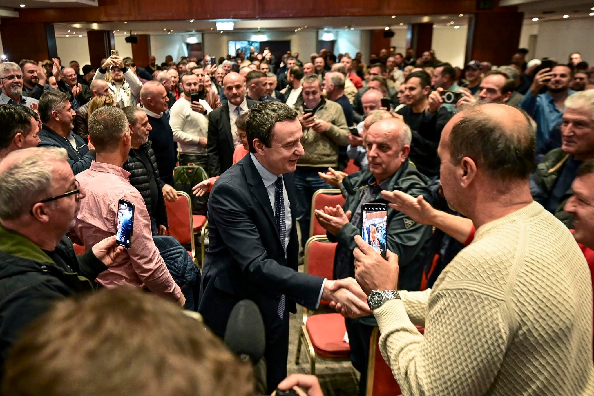 Albin Kurti dhe Diaspora: Në mes të premtimeve dhe realizimit - Albinfo