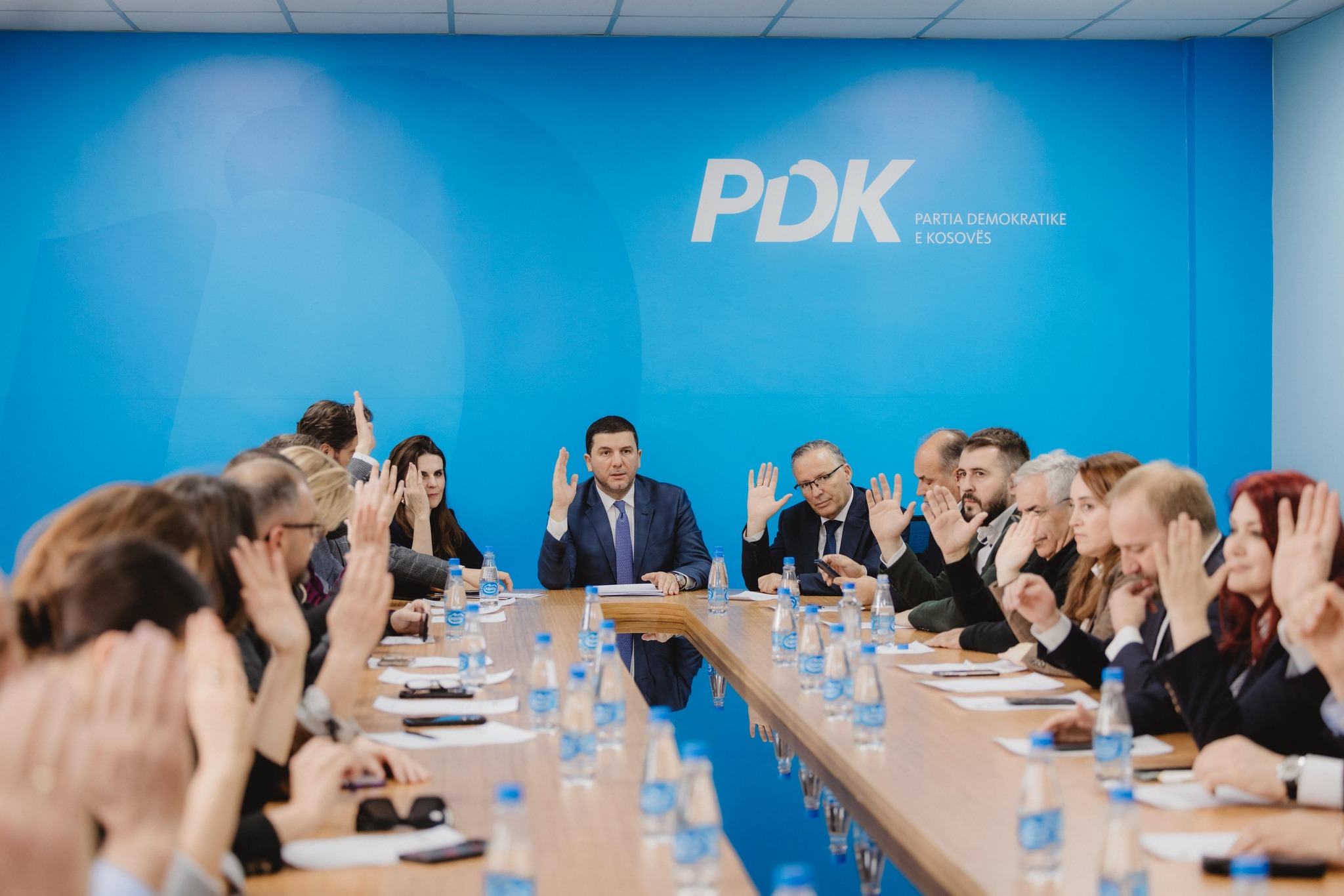PDK: Kosova ka nevojë për institucione të reja sa më parë - Albinfo
