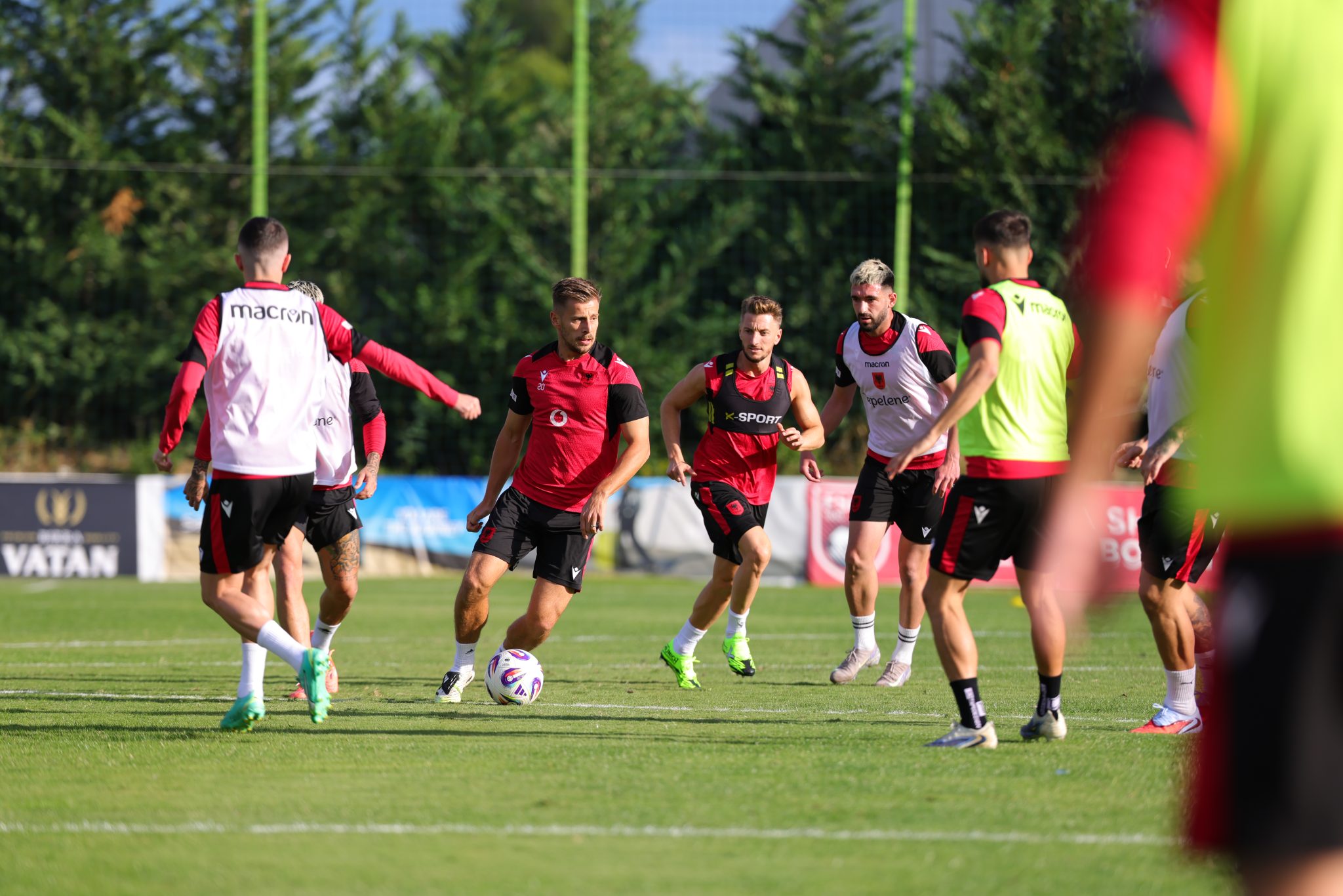Vidéo: Les Rouge et Noir poursuivent leur préparation pour le match ...