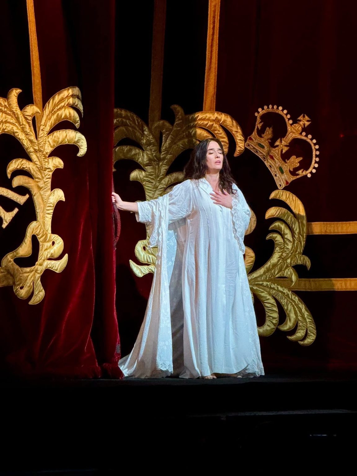 Londër: Performancë e jashtëzakonshme e Ermonela Jahos në “La Traviata ...