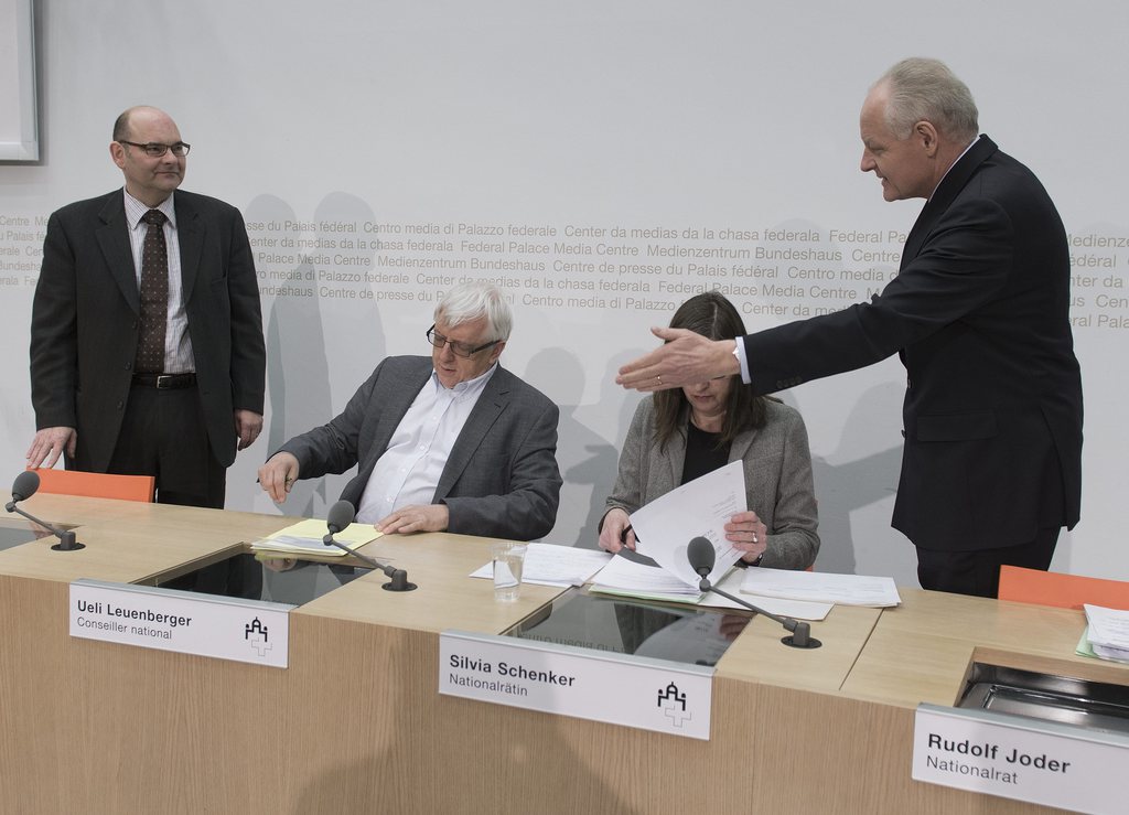 Të gjithë kundër SVP/UDC-së për migracionin - Albinfo