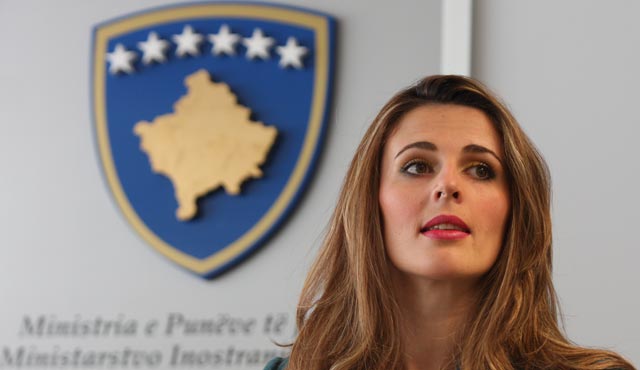 Ambasadorja në detyrë, Vlora Çitaku, uron Vetëvendosjen për fitore ... Ambasadorja në detyrë, Vlora Çitaku, uron Vetëvendosjen për fitore ...
