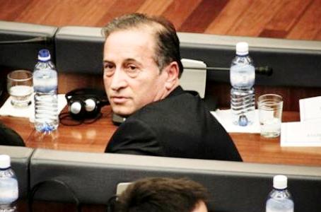 Azem Syla çlajmëron vendbanimin e tij në Zvicër - Albinfo