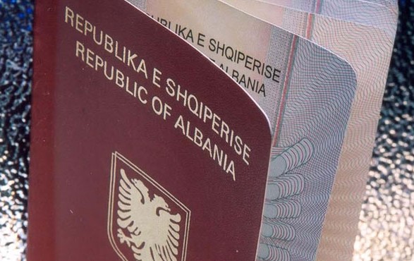 Ku mund të udhëtojnë shqiptarët pa viza - Albinfo